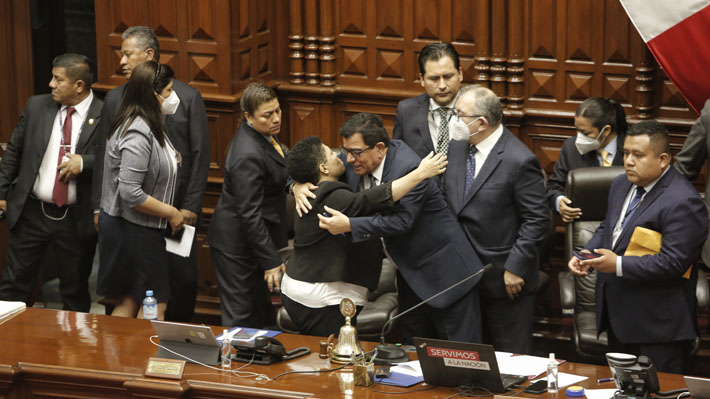 Congreso peruano aprueba primer trámite para adelantar elecciones: Se realizarían en abril de 2024