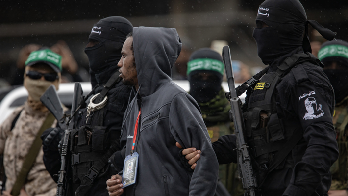 Hamás libera a los últimos seis rehenes israelíes vivos incluidos en la lista de la primera fase ...