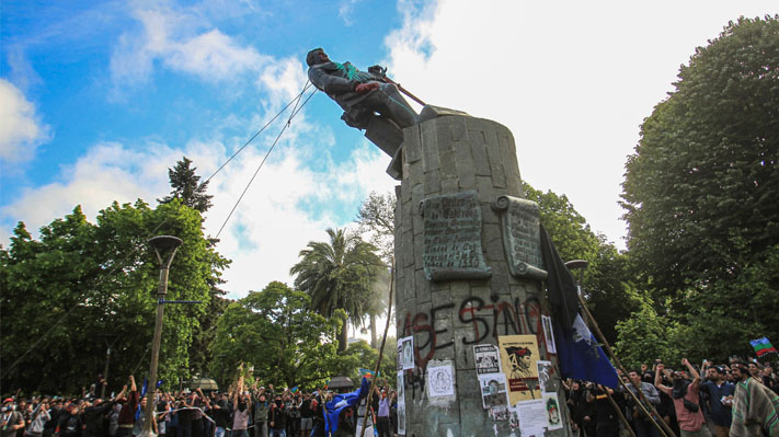 Dañada y removida tras el estallido social: Estatua de Pedro de Valdivia de Concepción podría ...